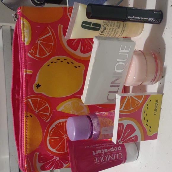 Clinique | Bags | 8pc Clinique Set | Poshmark